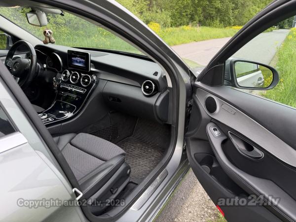 Pelēks Mercedes-Benz C-Class 2015 Tallina, ar dzinēja tilpumu 1.60 L un nobraukumu 133 tūkst. km par 14500 €, foto 9 vietnē AUTOMOTO.COM.LV