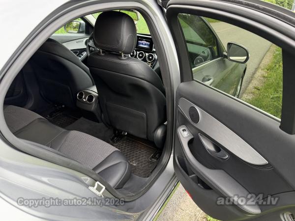 Pelēks Mercedes-Benz C-Class 2015 Tallina, ar dzinēja tilpumu 1.60 L un nobraukumu 133 tūkst. km par 14500 €, foto 10 vietnē AUTOMOTO.COM.LV