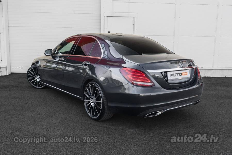 Pelēks Mercedes-Benz C-Class 2015 Tallina, ar dzinēja tilpumu 2.00 L un nobraukumu 236 tūkst. km par 13499 €, foto 7 vietnē AUTOMOTO.COM.LV