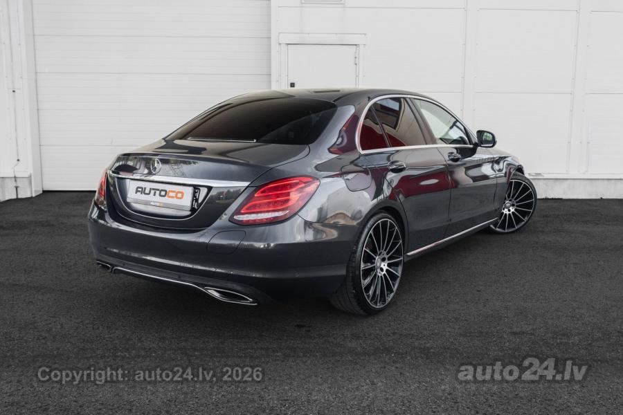 Pelēks Mercedes-Benz C-Class 2015 Tallina, ar dzinēja tilpumu 2.00 L un nobraukumu 236 tūkst. km par 13499 €, foto 9 vietnē AUTOMOTO.COM.LV