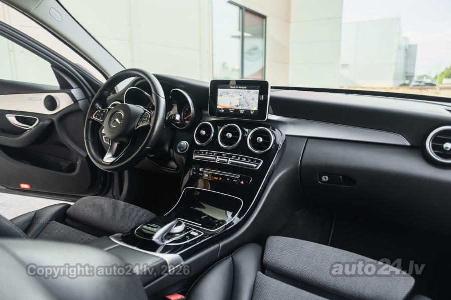 Pelēks Mercedes-Benz C-Class 2015 Tallina, ar dzinēja tilpumu 2.00 L un nobraukumu 236 tūkst. km par 13499 €, foto 10 vietnē AUTOMOTO.COM.LV