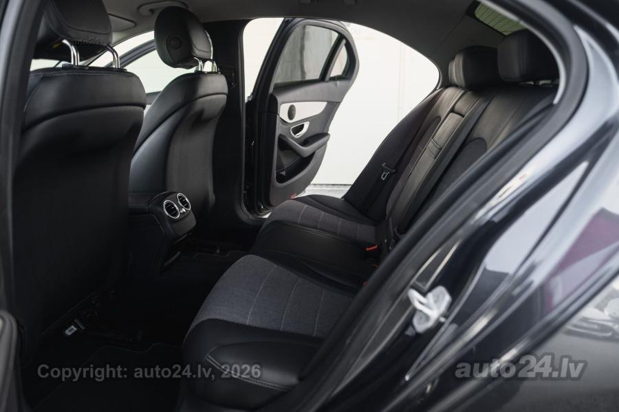 Pelēks Mercedes-Benz C-Class 2015 Tallina, ar dzinēja tilpumu 2.00 L un nobraukumu 236 tūkst. km par 13499 €, foto 15 vietnē AUTOMOTO.COM.LV