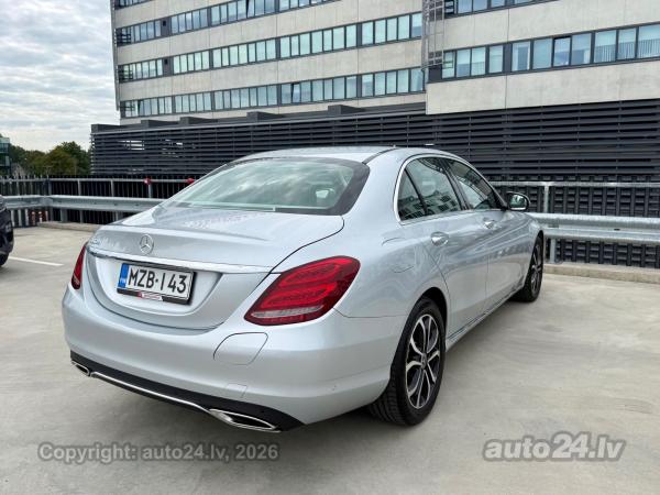 Pelēks Mercedes-Benz C-Class 2015 Tallina, ar dzinēja tilpumu 2.00 L un nobraukumu 141 tūkst. km par 13990 €, foto 7 vietnē AUTOMOTO.COM.LV
