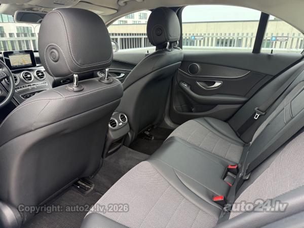 Pelēks Mercedes-Benz C-Class 2015 Tallina, ar dzinēja tilpumu 2.00 L un nobraukumu 141 tūkst. km par 13990 €, foto 11 vietnē AUTOMOTO.COM.LV