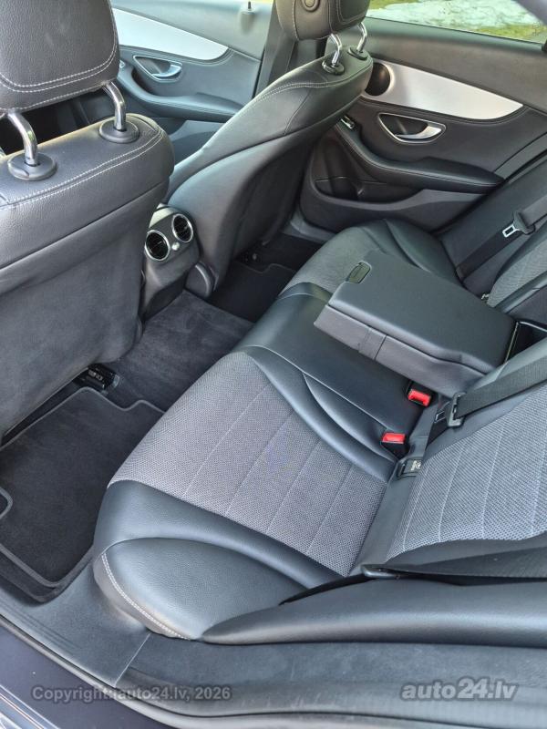 Grey Mercedes-Benz C-Class 2016 in Tallinn, with an engine capacity of 2.10 L and mileage of 186 thousand km for 15500 €, photo 11 on AUTOMOTO.COM.LV