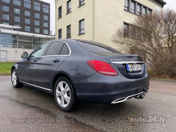 Grey Mercedes-Benz C-Class 2016 in Tallinn, with an engine capacity of 2.10 L and mileage of 160 thousand km for 19900 €, photo 3 on AUTOMOTO.COM.LV