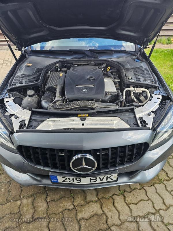 Grey Mercedes-Benz C-Class 2016 in Tallinn, with an engine capacity of 2.00 L and mileage of 138 thousand km for 16999 €, photo 8 on AUTOMOTO.COM.LV