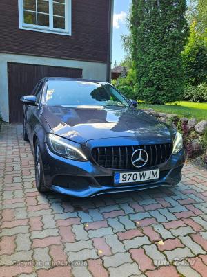 Pelēks Mercedes-Benz C-Class 2016 Tallina, ar dzinēja tilpumu 0.00 L un nobraukumu 176 tūkst. km par 14700 €, foto  vietnē AUTOMOTO.COM.LV