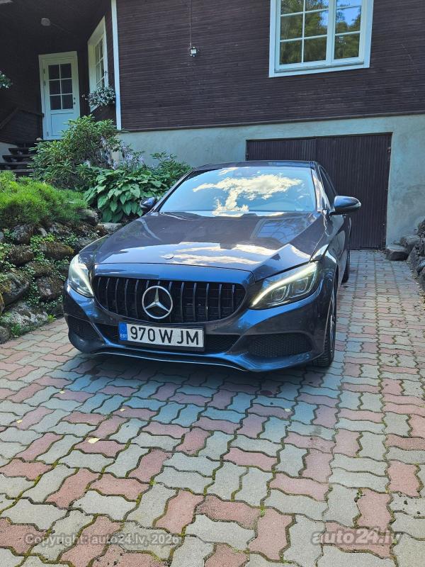 Grey Mercedes-Benz C-Class 2016 in Tallinn, with an engine capacity of 0.00 L and mileage of 176 thousand km for 14700 €, photo 2 on AUTOMOTO.COM.LV