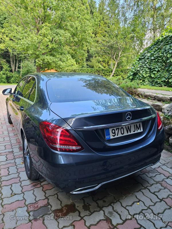 Grey Mercedes-Benz C-Class 2016 in Tallinn, with an engine capacity of 0.00 L and mileage of 176 thousand km for 14700 €, photo 3 on AUTOMOTO.COM.LV