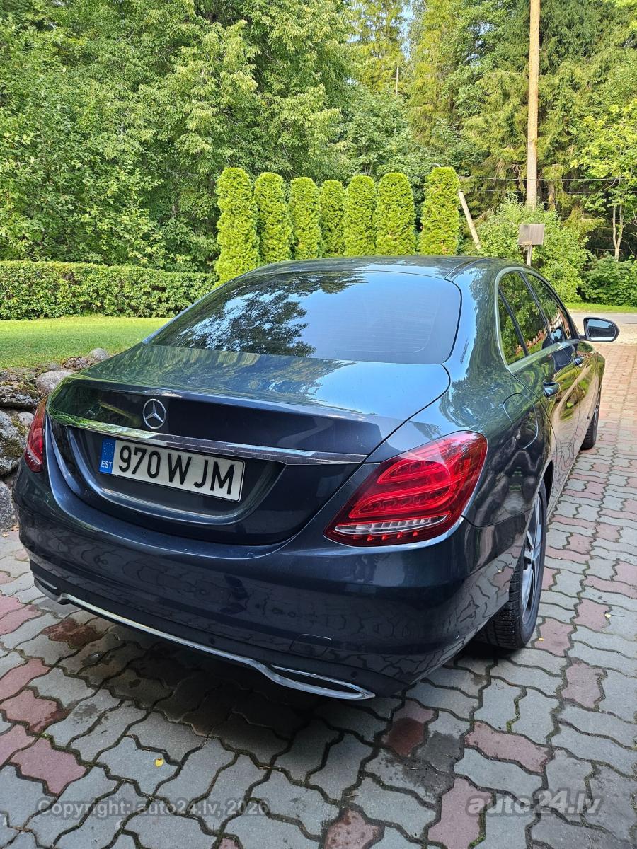 Pelēks Mercedes-Benz C-Class 2016 Tallina, ar dzinēja tilpumu 0.00 L un nobraukumu 176 tūkst. km par 14700 €, foto 5 vietnē AUTOMOTO.COM.LV