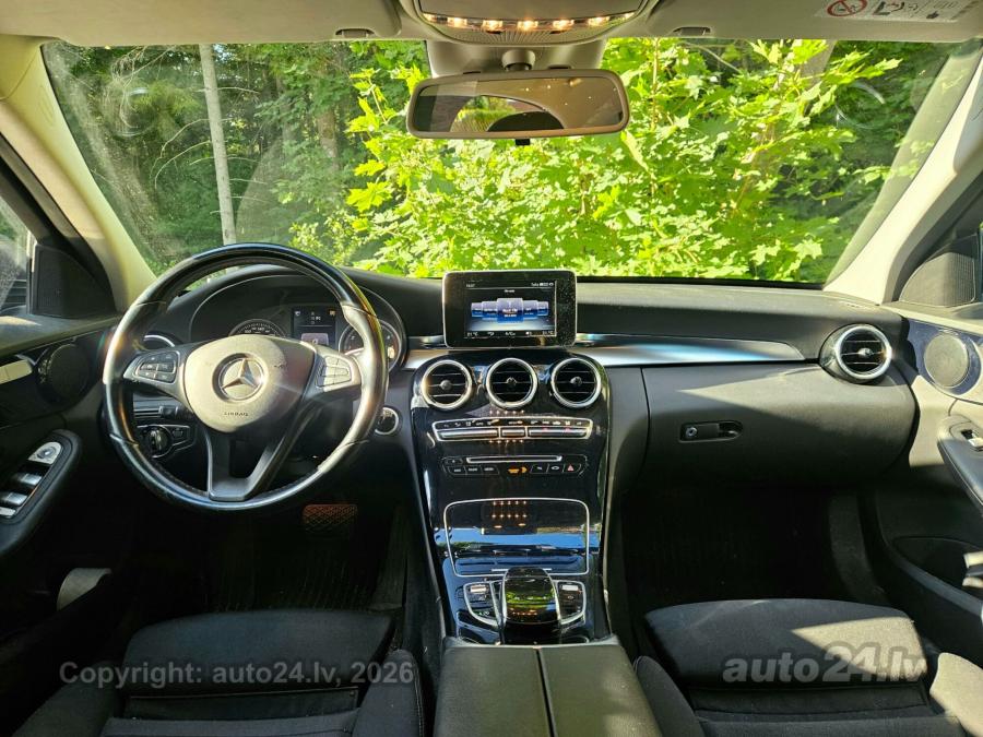 Pelēks Mercedes-Benz C-Class 2016 Tallina, ar dzinēja tilpumu 0.00 L un nobraukumu 176 tūkst. km par 14700 €, foto 8 vietnē AUTOMOTO.COM.LV