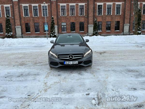 Grey Mercedes-Benz C-Class 2018 in Tallinn, with an engine capacity of 2.10 L and mileage of 224 thousand km for 16999 €, photo 1 on AUTOMOTO.COM.LV