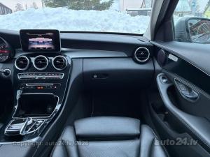 Grey Mercedes-Benz C-Class 2018 in Tallinn, with an engine capacity of 2.10 L and mileage of 224 thousand km for 16999 €, photo 15 on AUTOMOTO.COM.LV