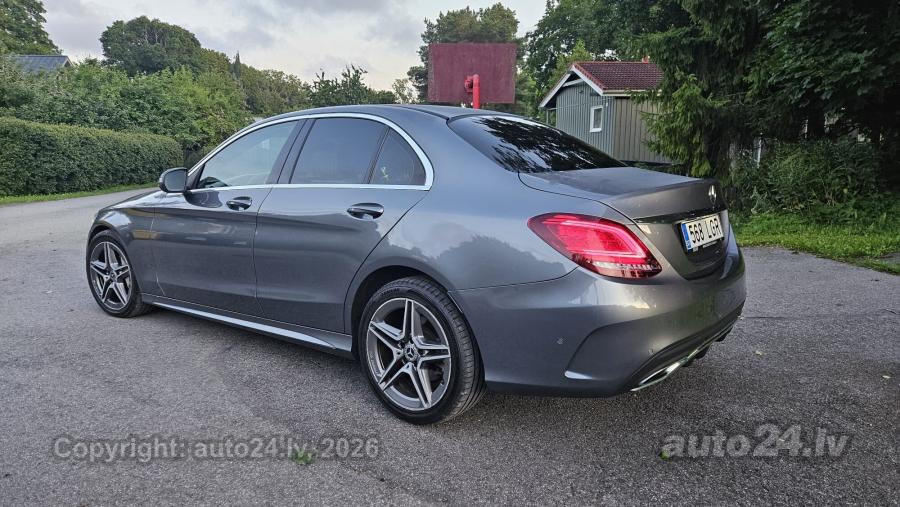 Grey Mercedes-Benz C-Class 2019 in Tallinn, with an engine capacity of 1.60 L and mileage of 175 thousand km for 17990 €, photo 5 on AUTOMOTO.COM.LV
