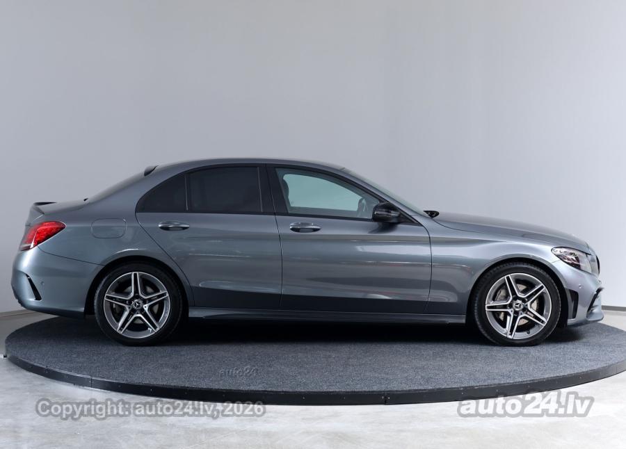 Grey Mercedes-Benz C-Class 2019 in Tallinn, with an engine capacity of 1.60 L and mileage of 139 thousand km for 27900 €, photo 5 on AUTOMOTO.COM.LV