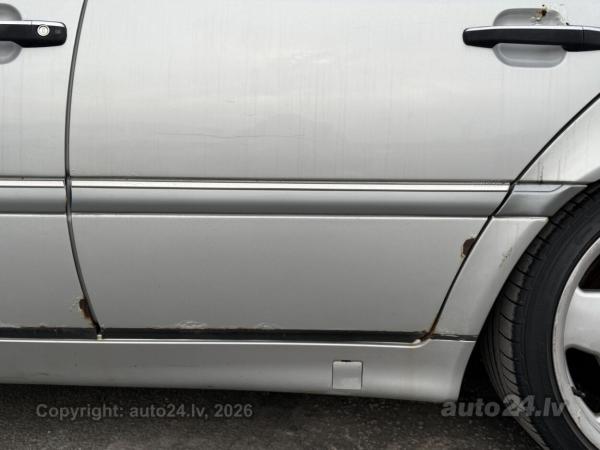 Pelēks Mercedes-Benz C-Class 1998 Tallina, ar dzinēja tilpumu 5.00 L un nobraukumu 0 tūkst. km par 4700 €, foto 10 vietnē AUTOMOTO.COM.LV