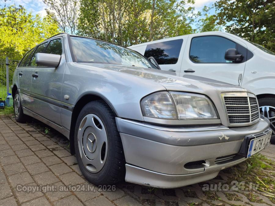 Pelēks Mercedes-Benz C-Class 1999 Tallina, ar dzinēja tilpumu 1.80 L un nobraukumu 177 tūkst. km par 1500 €, foto 3 vietnē AUTOMOTO.COM.LV