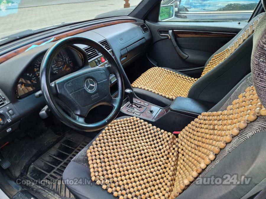 Pelēks Mercedes-Benz C-Class 1999 Tallina, ar dzinēja tilpumu 1.80 L un nobraukumu 177 tūkst. km par 1500 €, foto 11 vietnē AUTOMOTO.COM.LV