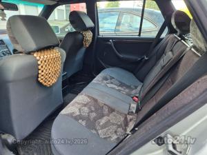 Pelēks Mercedes-Benz C-Class 1999 Tallina, ar dzinēja tilpumu 1.80 L un nobraukumu 177 tūkst. km par 1500 €, foto 12 vietnē AUTOMOTO.COM.LV