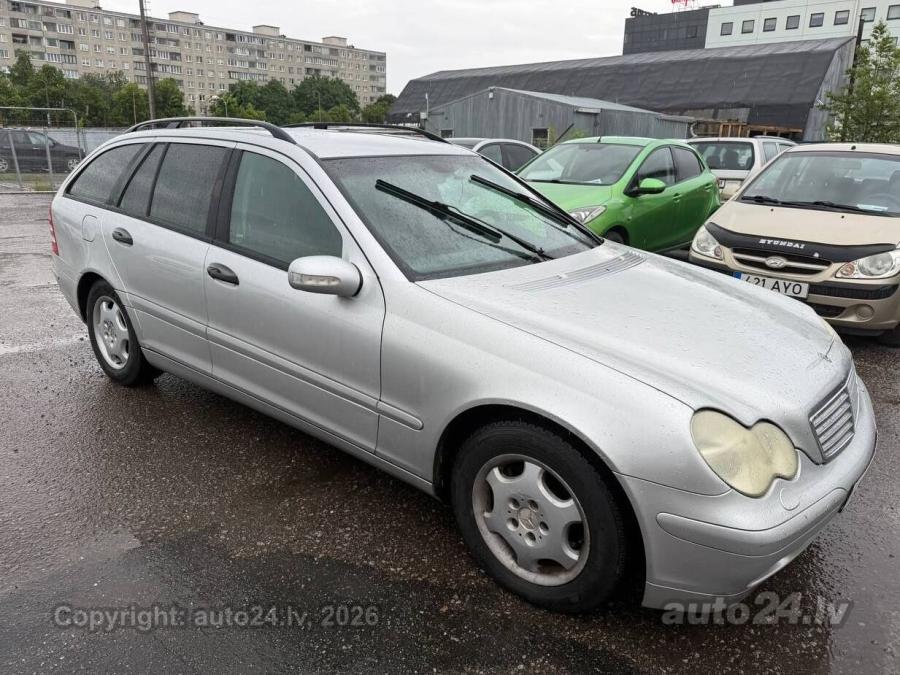 Серый Мерседес Ц-Класс 2002 в Таллин, объемом двигателя 1.80 л и пробегом 319 тыс. км за 899 €, фото 1 на AUTOMOTO.COM.LV