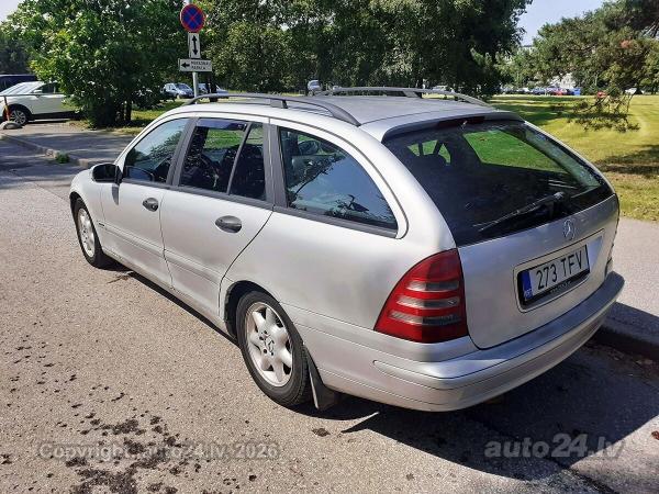 Pelēks Mercedes-Benz C-Class 2002 Tallina, ar dzinēja tilpumu 2.10 L un nobraukumu 555 tūkst. km par 1400 €, foto 2 vietnē AUTOMOTO.COM.LV