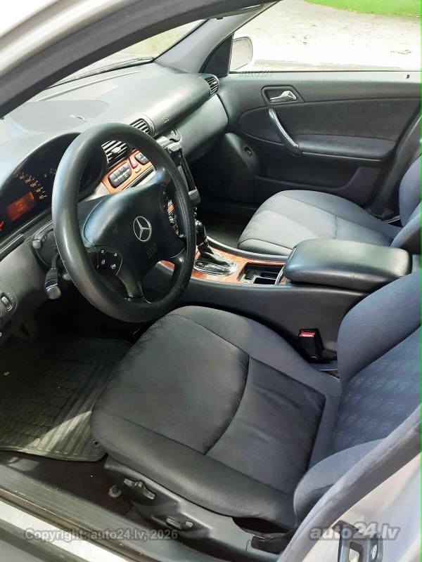 Pelēks Mercedes-Benz C-Class 2002 Tallina, ar dzinēja tilpumu 2.10 L un nobraukumu 555 tūkst. km par 1400 €, foto 7 vietnē AUTOMOTO.COM.LV