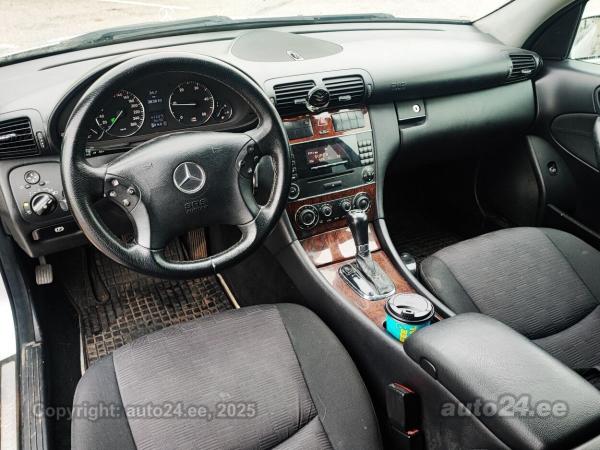 Pelēks Mercedes-Benz C-Class 2004 Tartu, ar dzinēja tilpumu 2.10 L un nobraukumu 357 tūkst. km par 2999 €, foto 11 vietnē AUTOMOTO.COM.LV