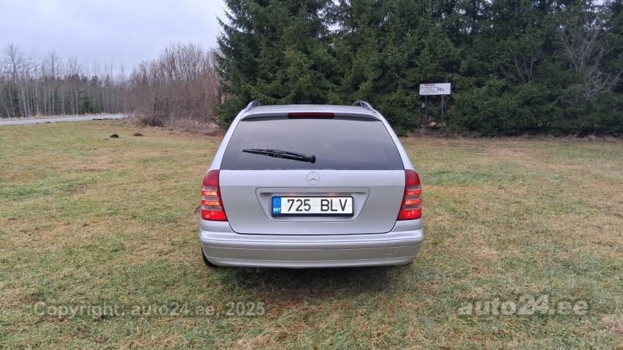 Pelēks Mercedes-Benz C-Class 2004 Rakvere, ar dzinēja tilpumu 2.10 L un nobraukumu 394 tūkst. km par 2100 €, foto 5 vietnē AUTOMOTO.COM.LV