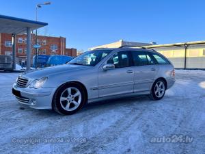 Grey Mercedes-Benz C-Class 2004 in Tartu, with an engine capacity of 2.10 L and mileage of 305 thousand km for 2390 €, photo 2 on AUTOMOTO.COM.LV