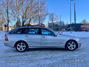Grey Mercedes-Benz C-Class 2004 in Tartu, with an engine capacity of 2.10 L and mileage of 305 thousand km for 2390 €, photo 3 on AUTOMOTO.COM.LV
