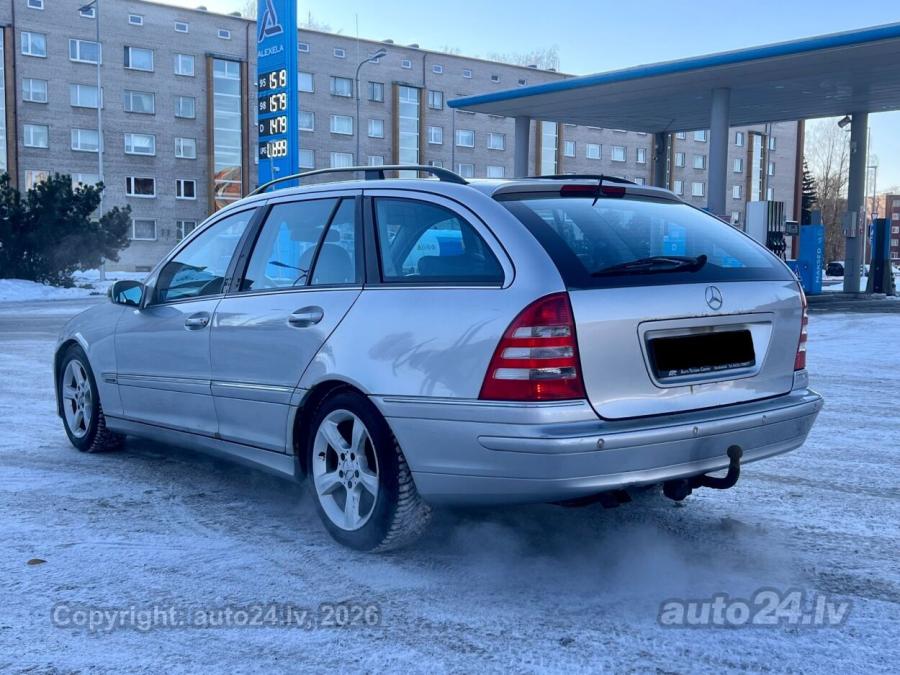 Grey Mercedes-Benz C-Class 2004 in Tartu, with an engine capacity of 2.10 L and mileage of 305 thousand km for 2390 €, photo 5 on AUTOMOTO.COM.LV