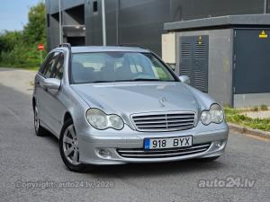 Pelēks Mercedes-Benz C-Class 2004 Tallina, ar dzinēja tilpumu 2.10 L un nobraukumu 255 tūkst. km par 1998 €, foto  vietnē AUTOMOTO.COM.LV