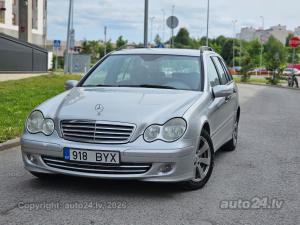 Pelēks Mercedes-Benz C-Class 2004 Tallina, ar dzinēja tilpumu 2.10 L un nobraukumu 255 tūkst. km par 1998 €, foto 3 vietnē AUTOMOTO.COM.LV