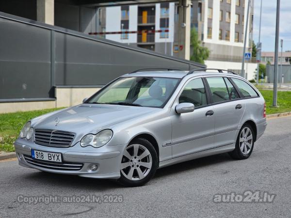 Grey Mercedes-Benz C-Class 2004 in Tallinn, with an engine capacity of 2.10 L and mileage of 255 thousand km for 1998 €, photo 4 on AUTOMOTO.COM.LV
