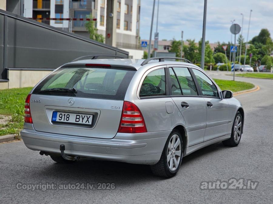Pelēks Mercedes-Benz C-Class 2004 Tallina, ar dzinēja tilpumu 2.10 L un nobraukumu 255 tūkst. km par 1998 €, foto 6 vietnē AUTOMOTO.COM.LV