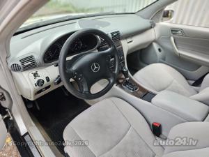 Pelēks Mercedes-Benz C-Class 2004 Tallina, ar dzinēja tilpumu 2.10 L un nobraukumu 255 tūkst. km par 1998 €, foto 8 vietnē AUTOMOTO.COM.LV