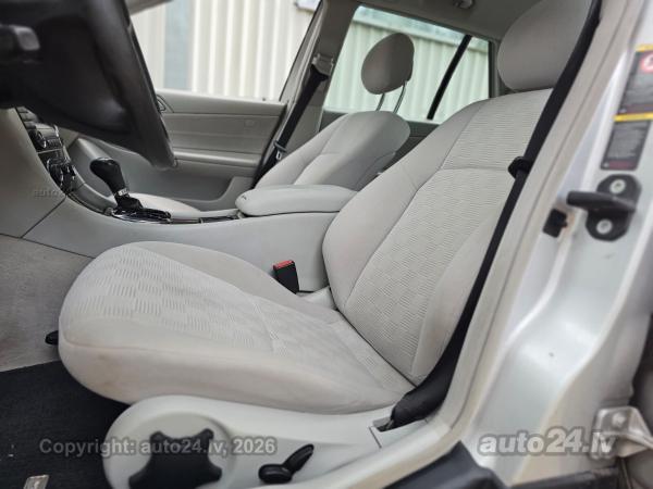 Grey Mercedes-Benz C-Class 2004 in Tallinn, with an engine capacity of 2.10 L and mileage of 255 thousand km for 1998 €, photo 8 on AUTOMOTO.COM.LV