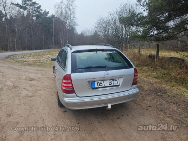 Grey Mercedes-Benz C-Class 2005 in Tallinn, with an engine capacity of 2.10 L and mileage of 283 thousand km for 2800 €, photo 7 on AUTOMOTO.COM.LV