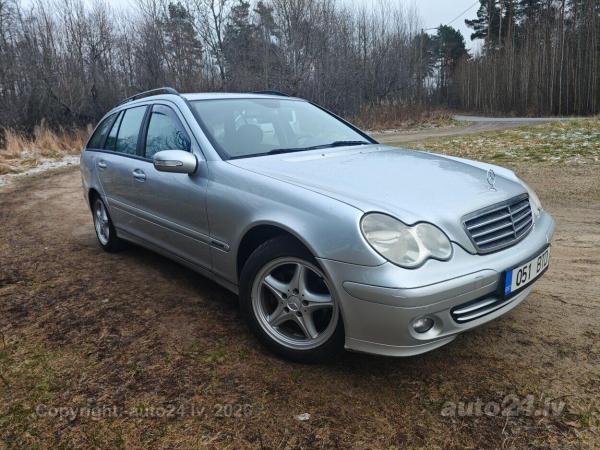 Pelēks Mercedes-Benz C-Class 2005 Tallina, ar dzinēja tilpumu 2.10 L un nobraukumu 283 tūkst. km par 2800 €, foto 4 vietnē AUTOMOTO.COM.LV