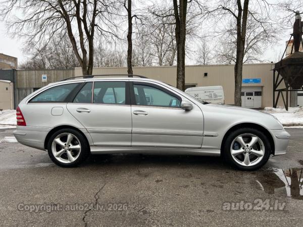 Pelēks Mercedes-Benz C-Class 2005 Narva, ar dzinēja tilpumu 2.10 L un nobraukumu 430 tūkst. km par 1499 €, foto 3 vietnē AUTOMOTO.COM.LV