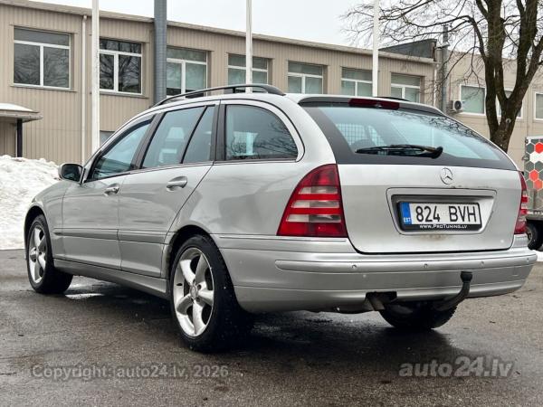 Pelēks Mercedes-Benz C-Class 2005 Narva, ar dzinēja tilpumu 2.10 L un nobraukumu 430 tūkst. km par 1499 €, foto 4 vietnē AUTOMOTO.COM.LV