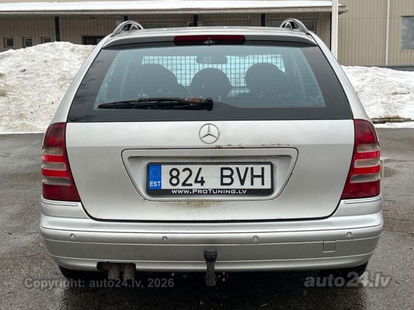 Pelēks Mercedes-Benz C-Class 2005 Narva, ar dzinēja tilpumu 2.10 L un nobraukumu 430 tūkst. km par 1499 €, foto 5 vietnē AUTOMOTO.COM.LV