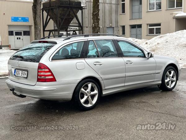 Pelēks Mercedes-Benz C-Class 2005 Narva, ar dzinēja tilpumu 2.10 L un nobraukumu 430 tūkst. km par 1499 €, foto 6 vietnē AUTOMOTO.COM.LV