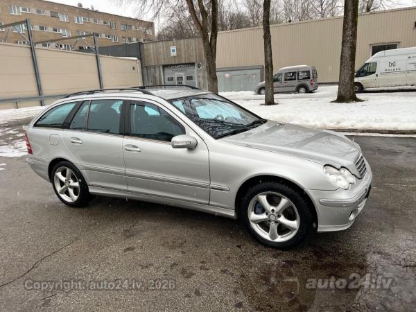 Pelēks Mercedes-Benz C-Class 2005 Narva, ar dzinēja tilpumu 2.10 L un nobraukumu 430 tūkst. km par 1499 €, foto 10 vietnē AUTOMOTO.COM.LV