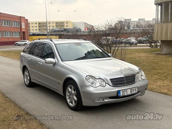 Pelēks Mercedes-Benz C-Class 2006 Tallina, ar dzinēja tilpumu 2.10 L un nobraukumu 260 tūkst. km par 3899 €, foto 3 vietnē AUTOMOTO.COM.LV