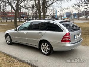 Pelēks Mercedes-Benz C-Class 2006 Tallina, ar dzinēja tilpumu 2.10 L un nobraukumu 260 tūkst. km par 3899 €, foto 4 vietnē AUTOMOTO.COM.LV