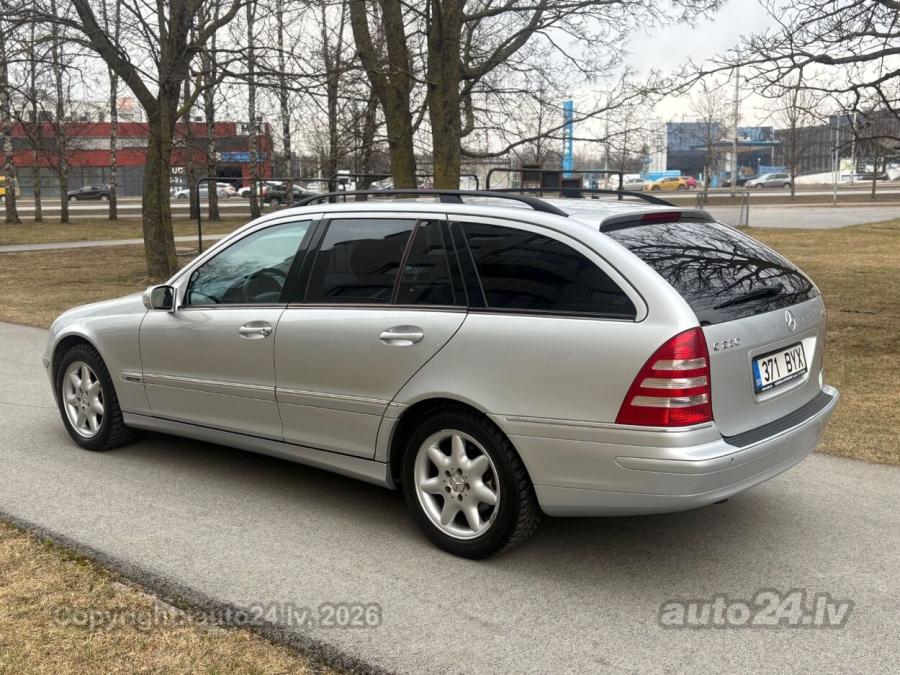 Pelēks Mercedes-Benz C-Class 2006 Tallina, ar dzinēja tilpumu 2.10 L un nobraukumu 260 tūkst. km par 3899 €, foto 4 vietnē AUTOMOTO.COM.LV