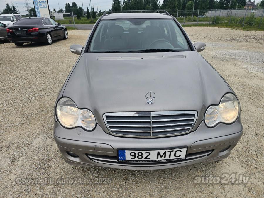 Grey Mercedes-Benz C-Class 2006 in Tartu, with an engine capacity of 2.10 L and mileage of 299 thousand km for 2990 €, photo 3 on AUTOMOTO.COM.LV