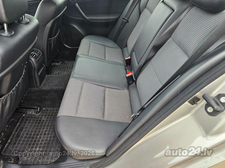 Grey Mercedes-Benz C-Class 2006 in Tartu, with an engine capacity of 2.10 L and mileage of 299 thousand km for 2990 €, photo 15 on AUTOMOTO.COM.LV